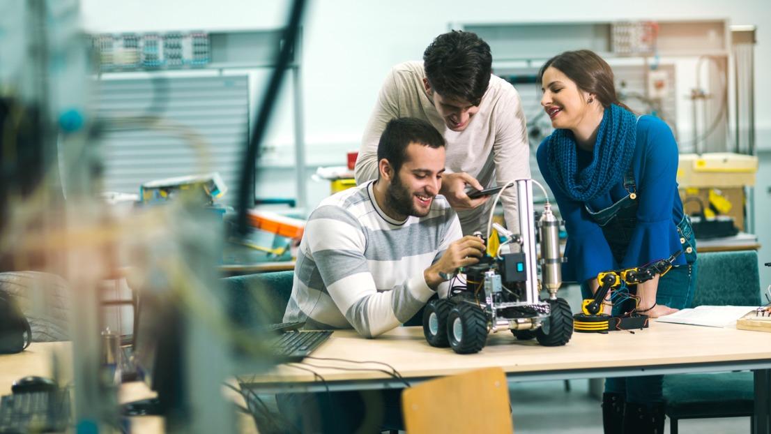 Top Robotics Courses to Watch Out for in 2021 - The Education Outlook