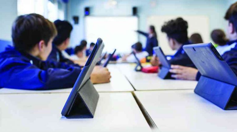 EdTech in Classroom: Developing Students' Critical Thinking - The ...